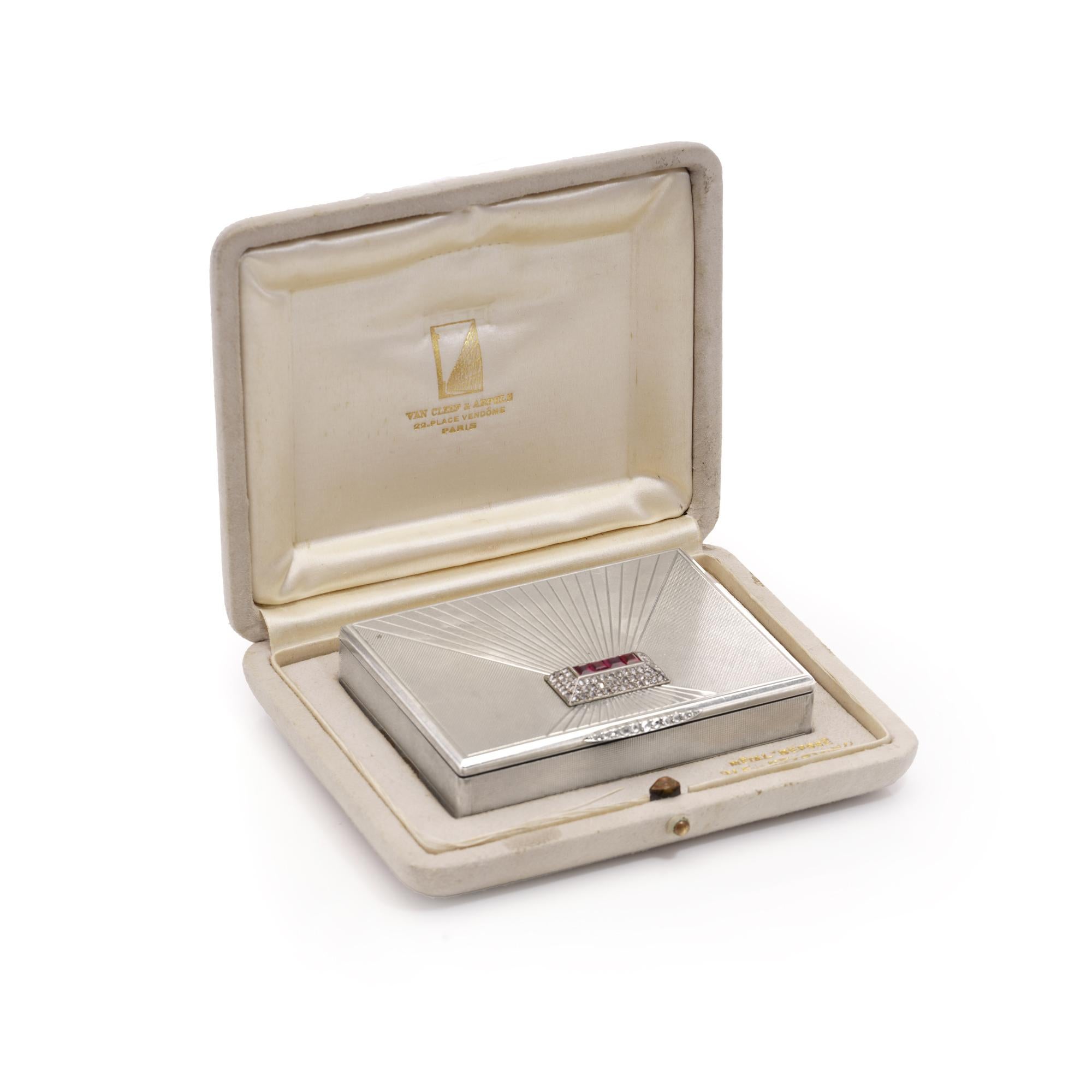 Van Cleef and Arpels Styptor Diamond and Ruby Compact box For Sale at 1stDibs