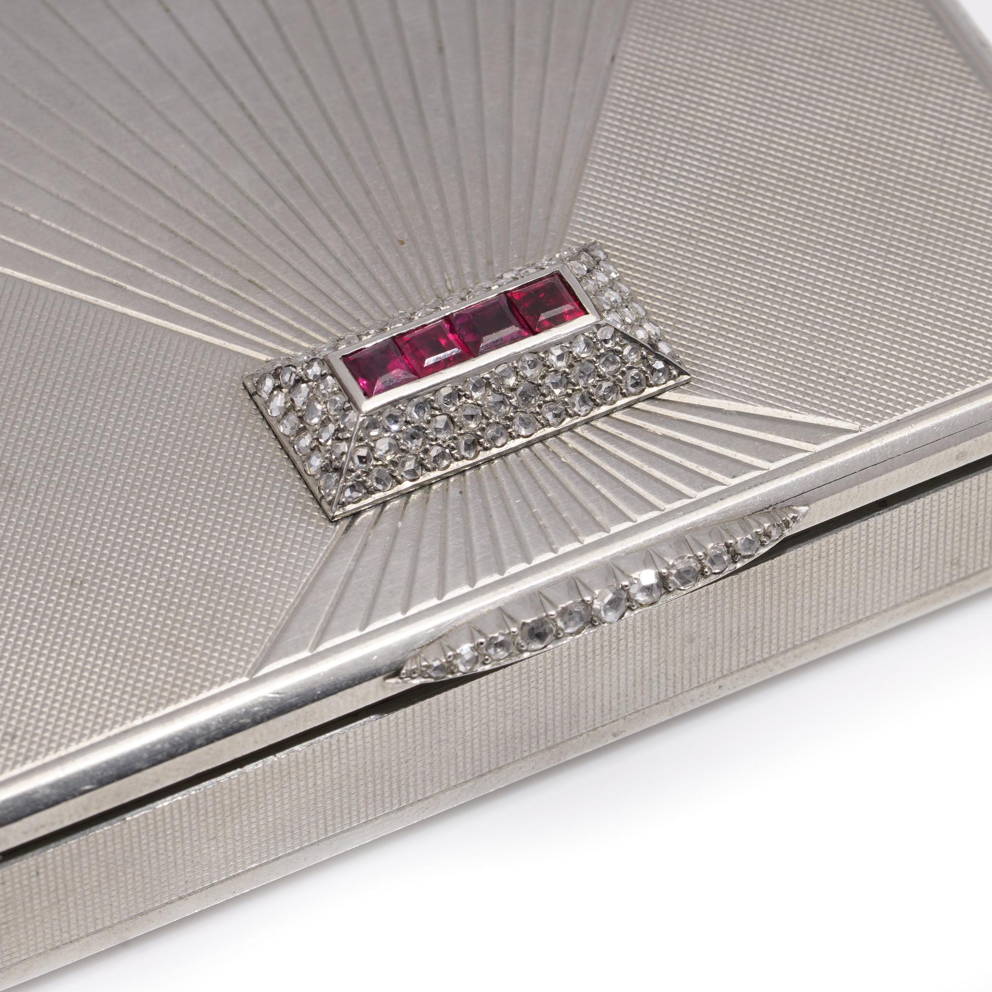 Van Cleef and Arpels Styptor Diamond and Ruby Compact box For Sale at 1stDibs