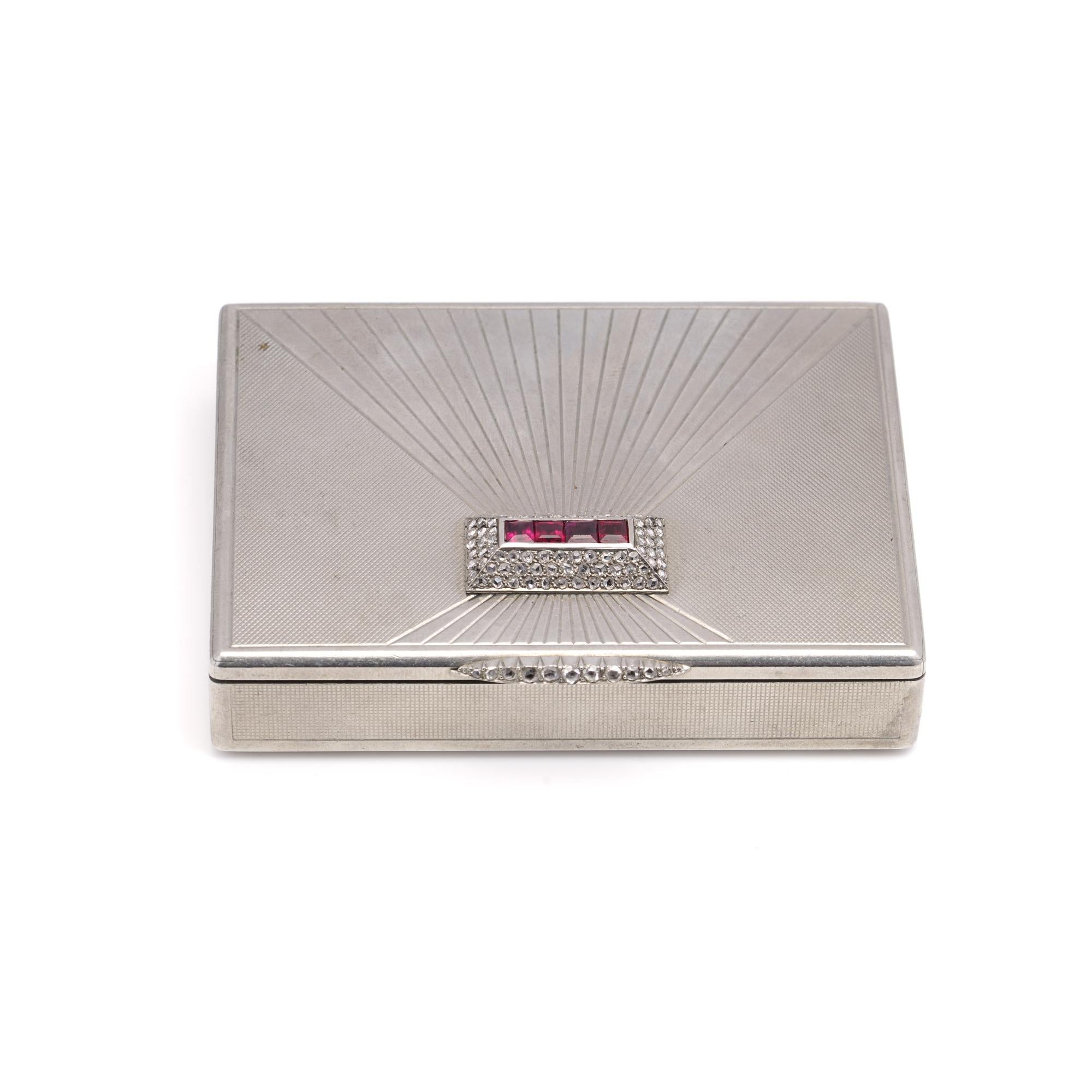 Van Cleef and Arpels Styptor Diamond and Ruby Compact box For Sale at 1stDibs