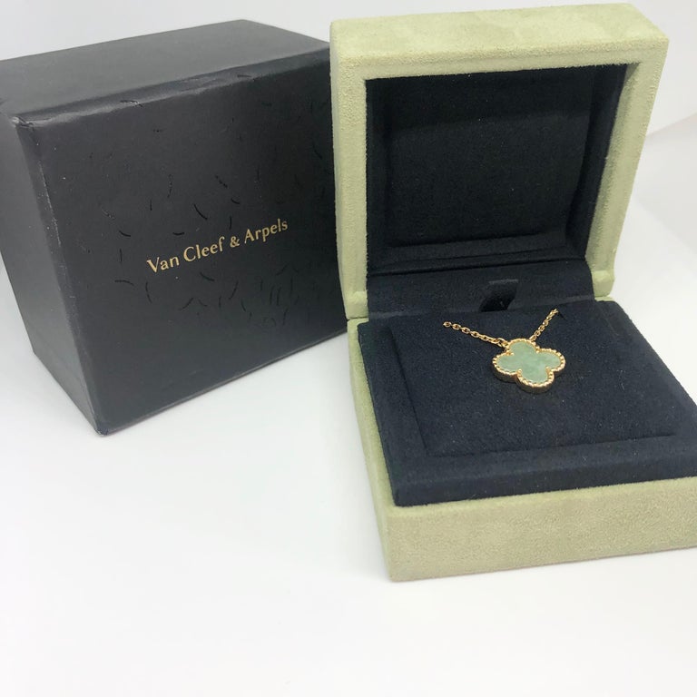 Van Cleef and Arpels Vintage Alhambra Green Jade 18 Karat Yellow Gold ...