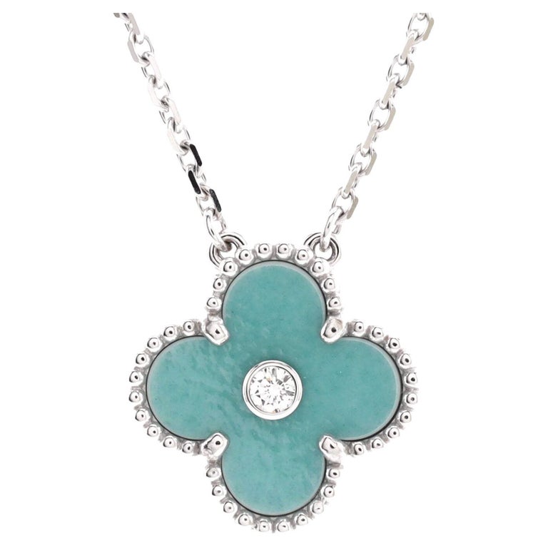 Van Cleef and Arpels, collier pendentif Alhambra vintage en or blanc 18 ...