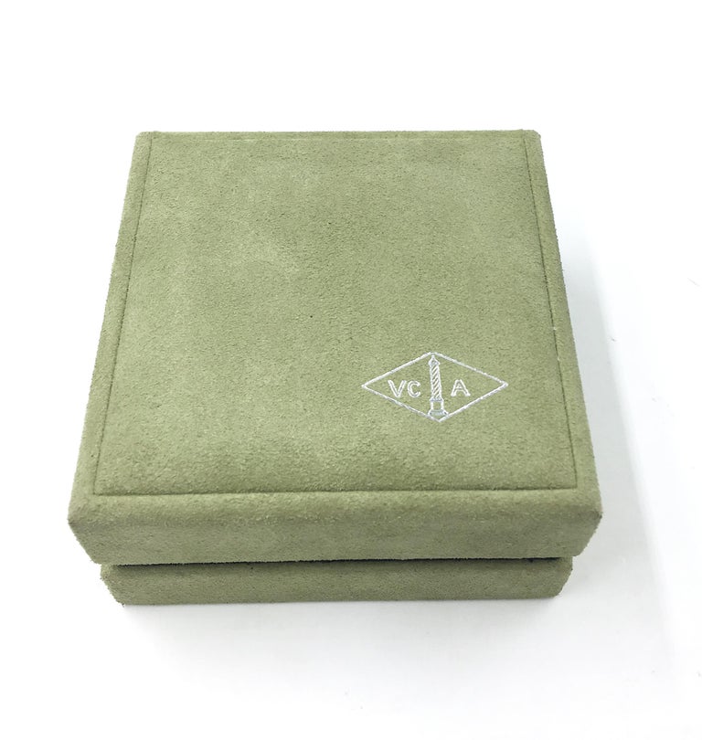 Van Cleef and Arpels White Gold Flowerlace Diamond Earrings For Sale at ...