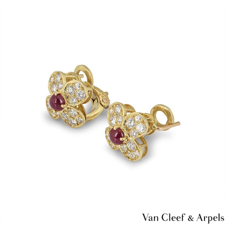 Van Cleef and Arpels Yellow Gold Trefle Earrings at 1stDibs