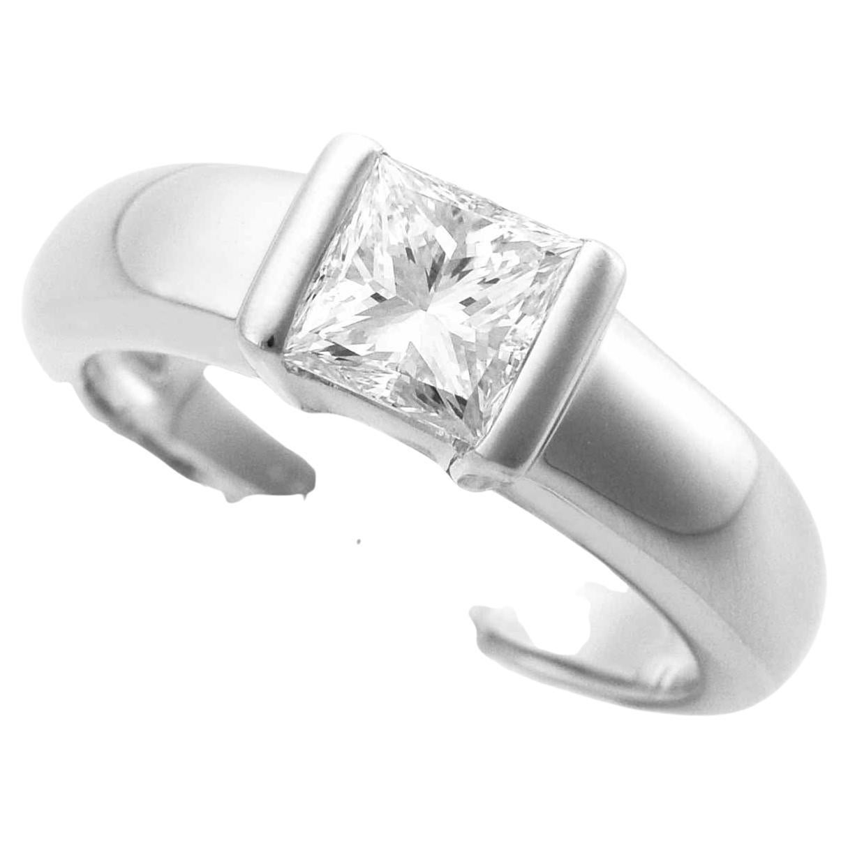 Van Cleef and Arpels 0.50 Carat Diamond Platinum Bonheur Solitaire Ring ...