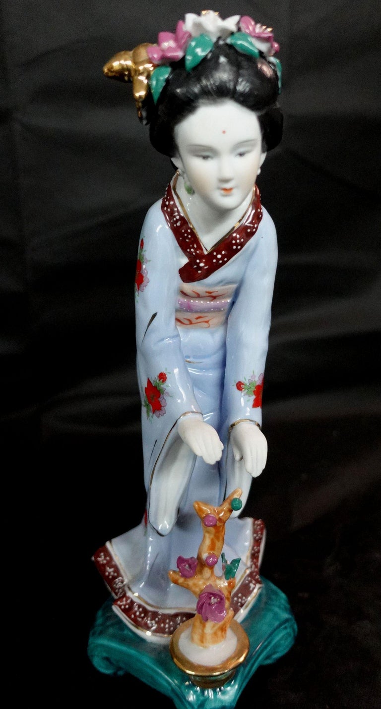 Vantage Pair of Japanese Geisha Statues For Sale at 1stDibs