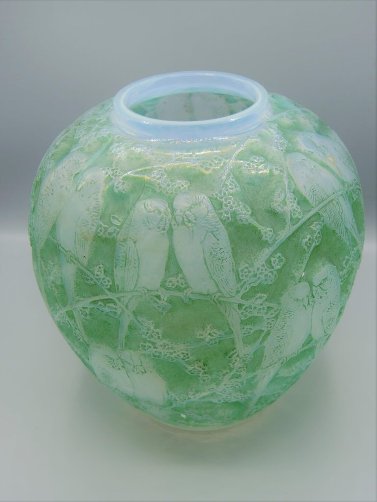 Vase "Perruches" Patiné Vert / Green Parakeets, R. Lalique For Sale at ...