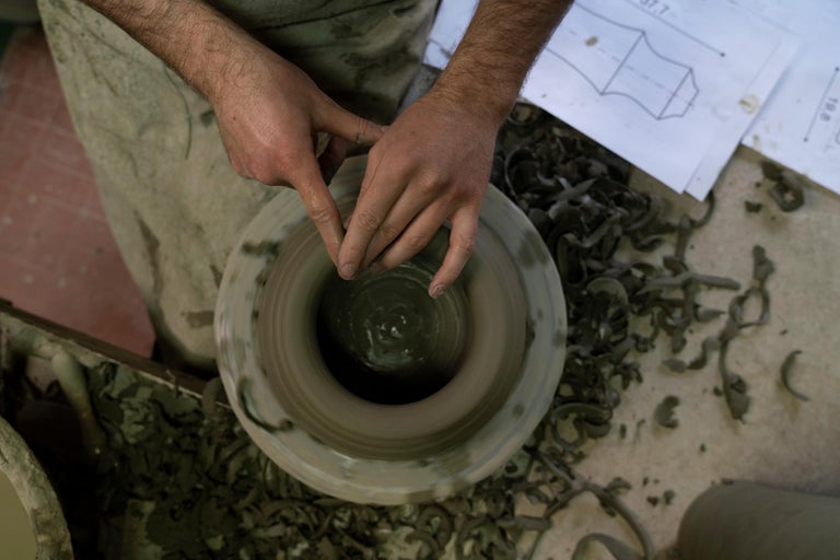 "Crateri", wheeled ceramic vase, reflex and matte black, Gatti 1928 ...