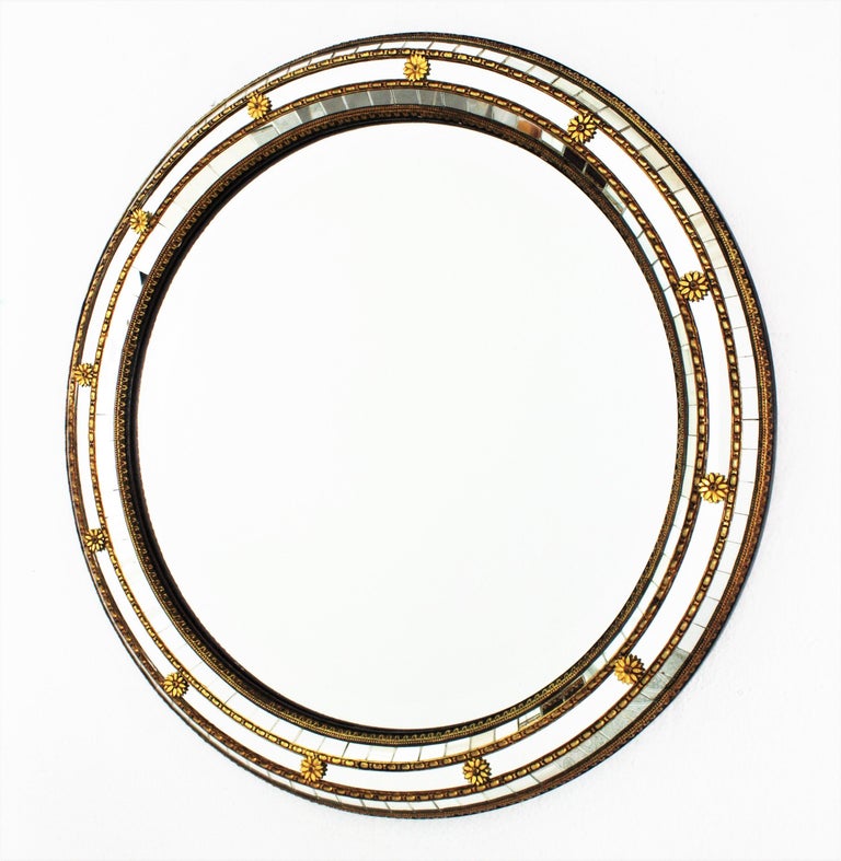 Venetian Style Round Mirror with Brass Details For Sale at 1stDibs