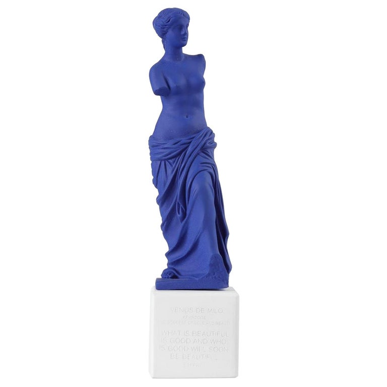 In Stock in Los Angeles, Venus De Milo Statue in Blue For Sale at 1stDibs