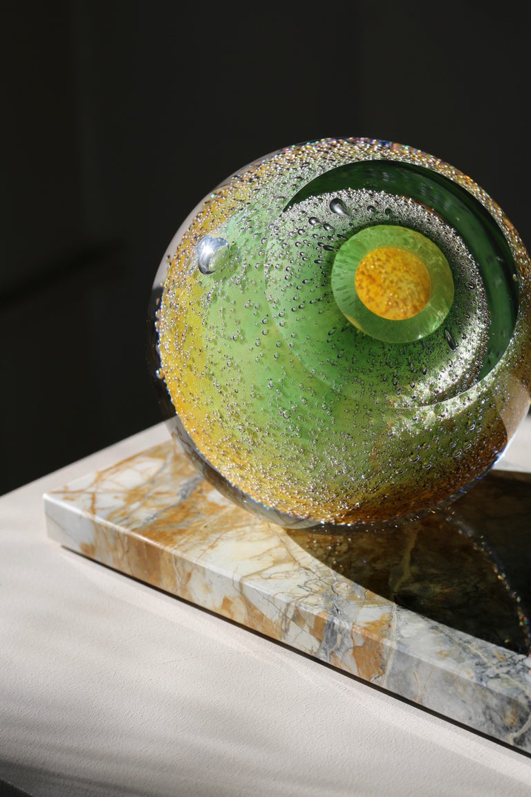 'Venus Eye' Mouth-Blown Glass Vase on Marble in Bright Green and Yellow ...