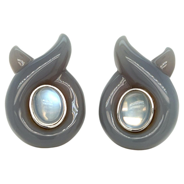 Verdura Twisted Ribbon Agate Moonstone and Gold For Sale at 1stDibs