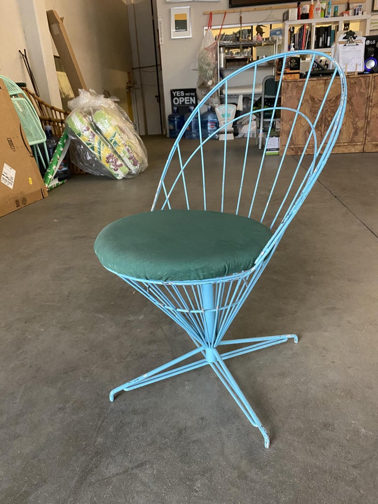 Verner Panton Style Wire "Cone" Chairs and Dining Table Patio Set at ...