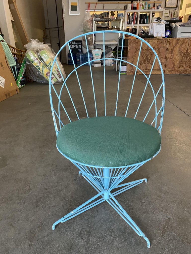 Verner Panton Style Wire "Cone" Chairs and Dining Table Patio Set at ...