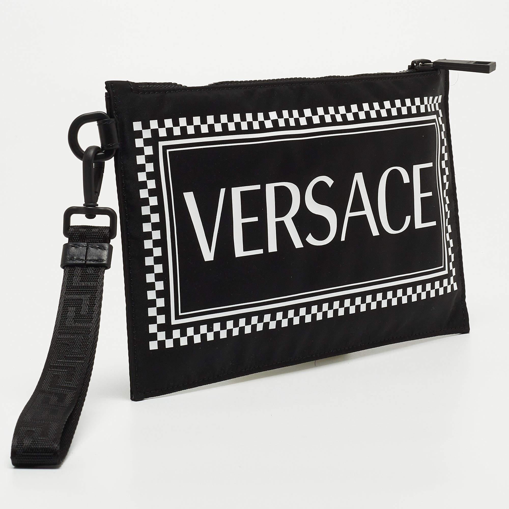 Pulsera Versace Negra/Blanca de Nylon con Logotipo Slim en venta en 1stDibs