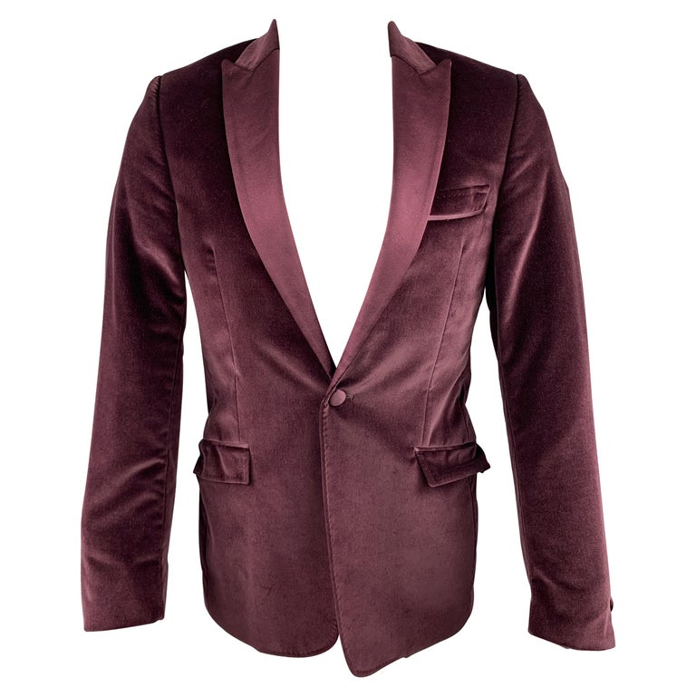 VERSACE COLLECTION Size 36 Burgundy Velvet Peak Lapel Sport Coat at 1stDibs
