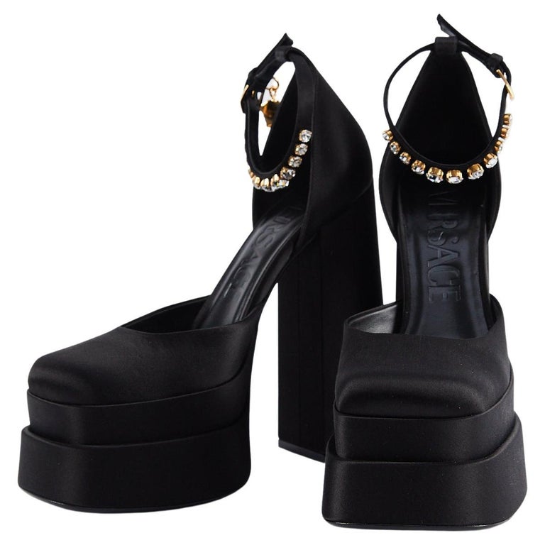 VERSACE Medusa Aevitas Platform Pumps - Size 40 For Sale at 1stDibs
