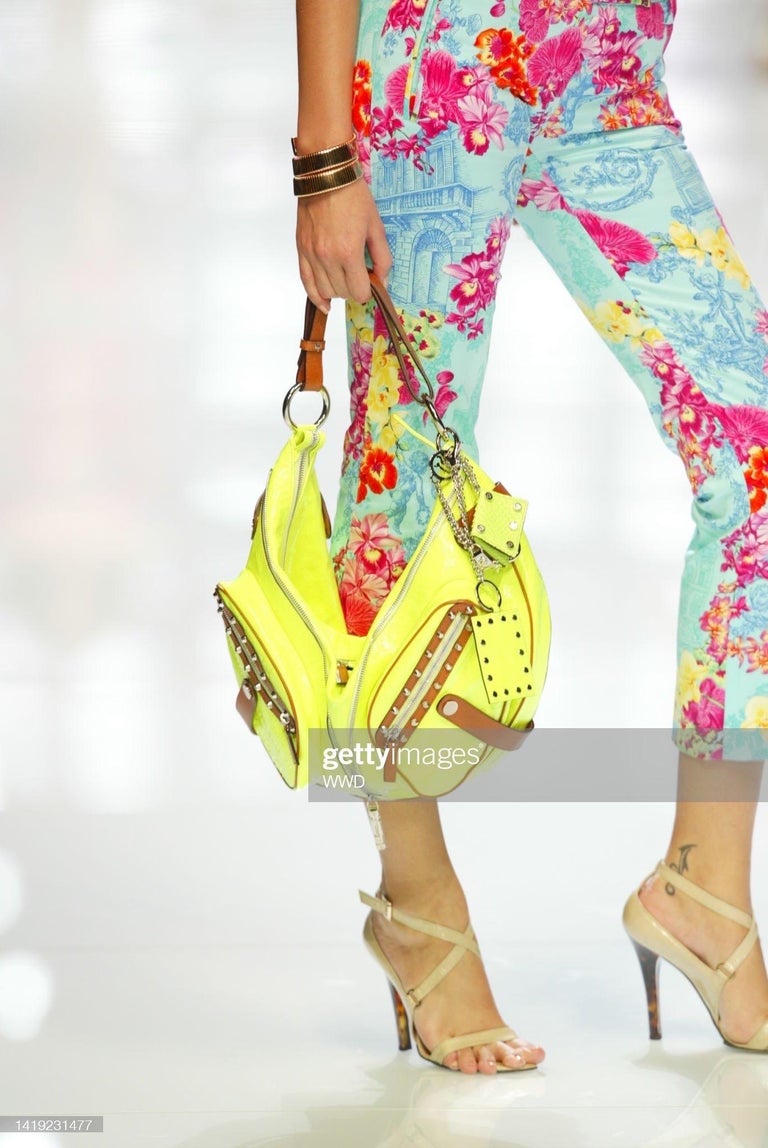 Versace Spring 2004 RTW Orchid Print Capri Pants For Sale at 1stDibs