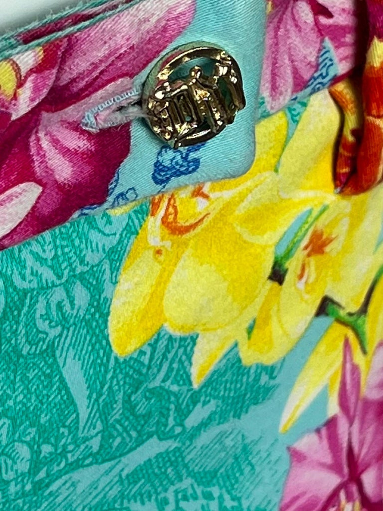 Versace Spring 2004 RTW Orchid Print Capri Pants For Sale at 1stDibs