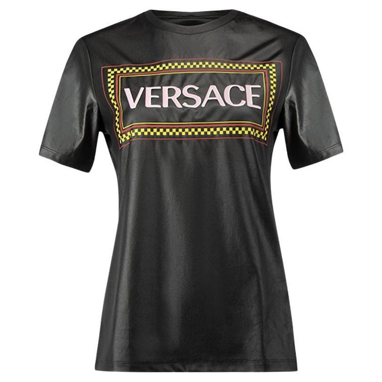 Versace Women's Black Versace Print T-shirt For Sale at 1stDibs