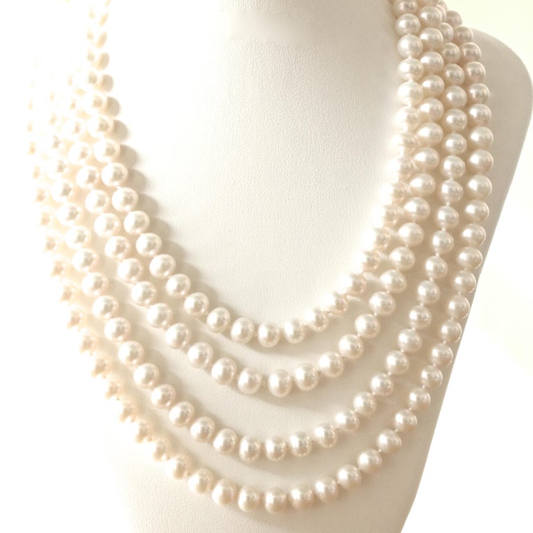 Versatile Single Strand Pearl Necklace For Sale at 1stDibs