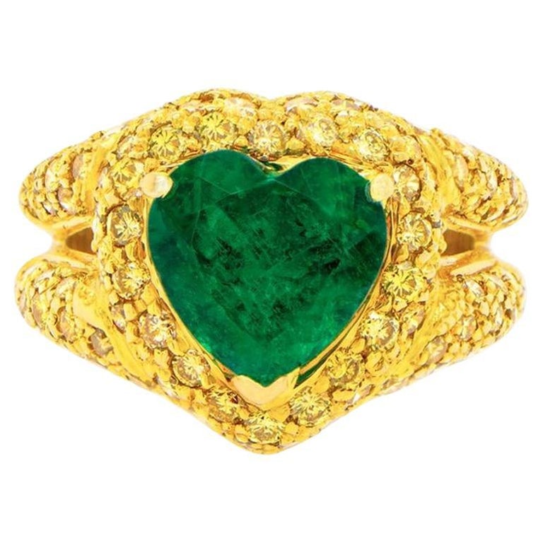 Very Fine Heart Emerald Ring 2.50 Carat with Canary Diamonds 18k Gold ...