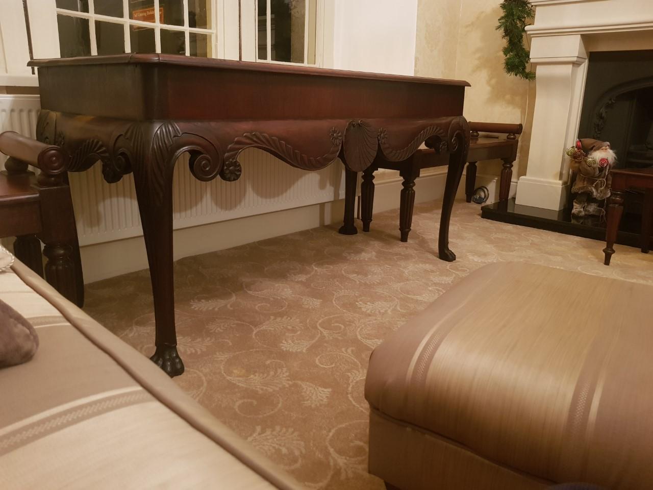 Very Fine Mid-18th Century Irish Side Table For Sale at 1stDibs