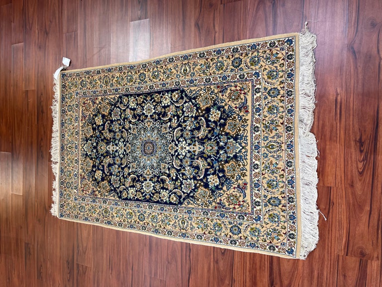 Very Fine Persian Isfahan Rug/Carpet For Sale at 1stDibs