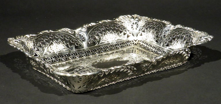 Victorian Sterling Silver Bread Basket / Fruit Tray, Hallmarked ...