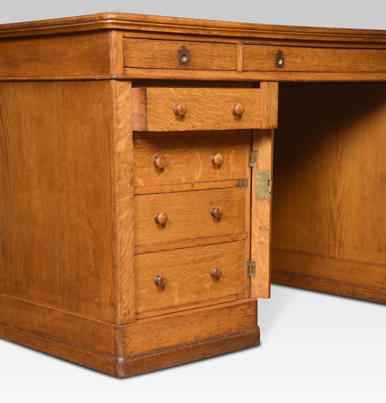 Very Large Oak Partners Library Desk For Sale at 1stDibs