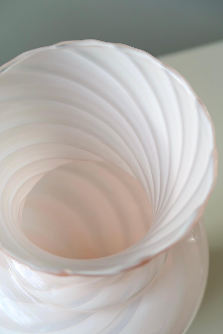 Very large vintage Murano pink swirl glass vase H: 38 cm For Sale at ...