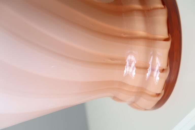 Very large vintage Murano pink swirl glass vase H: 38 cm For Sale at ...