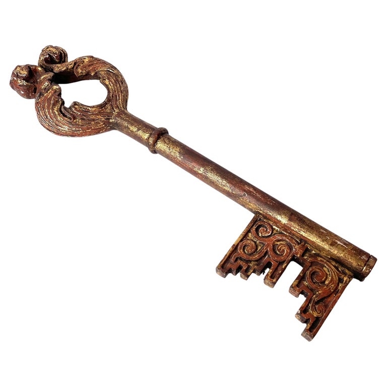 Very Large Woodcut and Gilded Key from the 17th Century For Sale at 1stDibs