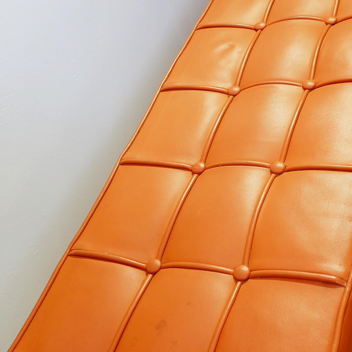 Very long wood and quilted cognac leather bench For Sale at 1stDibs