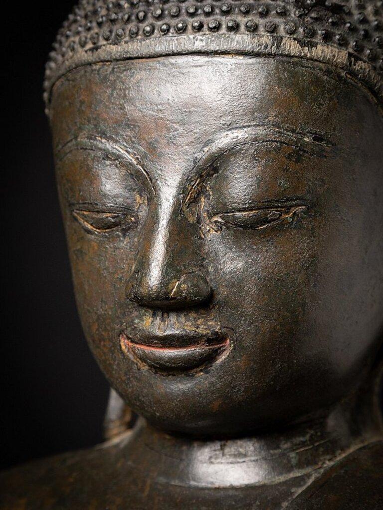 Very special bronze Burmese Buddha statue from Burma For Sale at 1stDibs