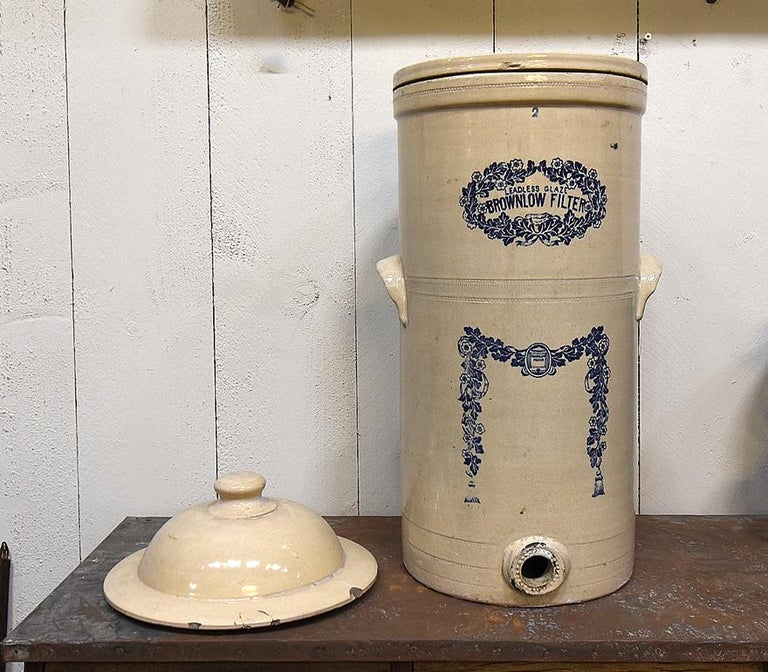 filtrant d'eau ancien très unique, 19ème siècle En vente sur 1stDibs