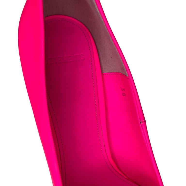 Vetements Rubberized Leather Fluorescent Pink Décolleté Heels (38 EU ...