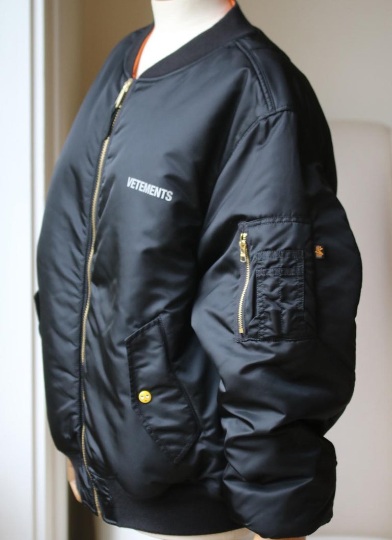 Vetements X Alpha Industries Wendbare Bomber Jacket at 1stDibs | alpha ...