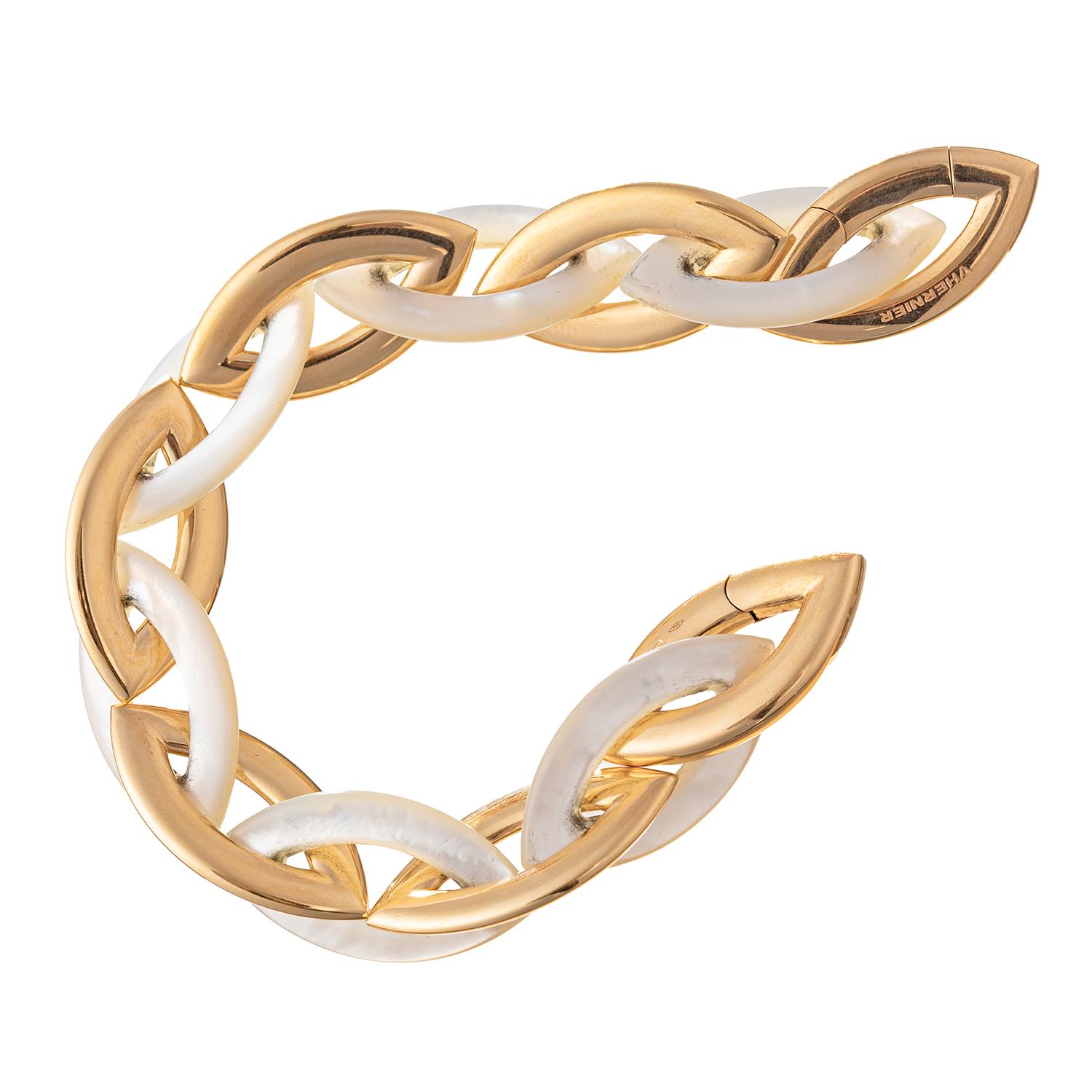 Vhernier 18k Rose Gold Mother-of-Pearl Doppio Senso Bracelet For Sale at 1stDibs
