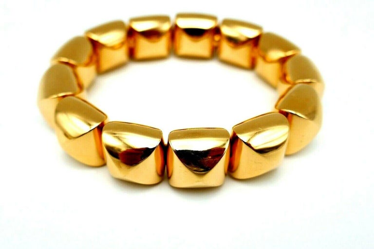 Vhernier Freccia Yellow Gold Bangle Bracelet For Sale at 1stDibs