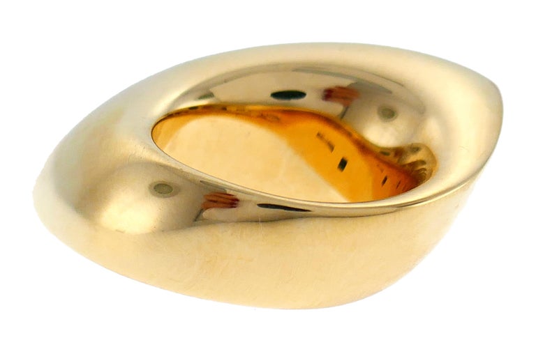 Vhernier Fuseau Yellow Gold Ring with Mother of Pearl and Quartz For ...