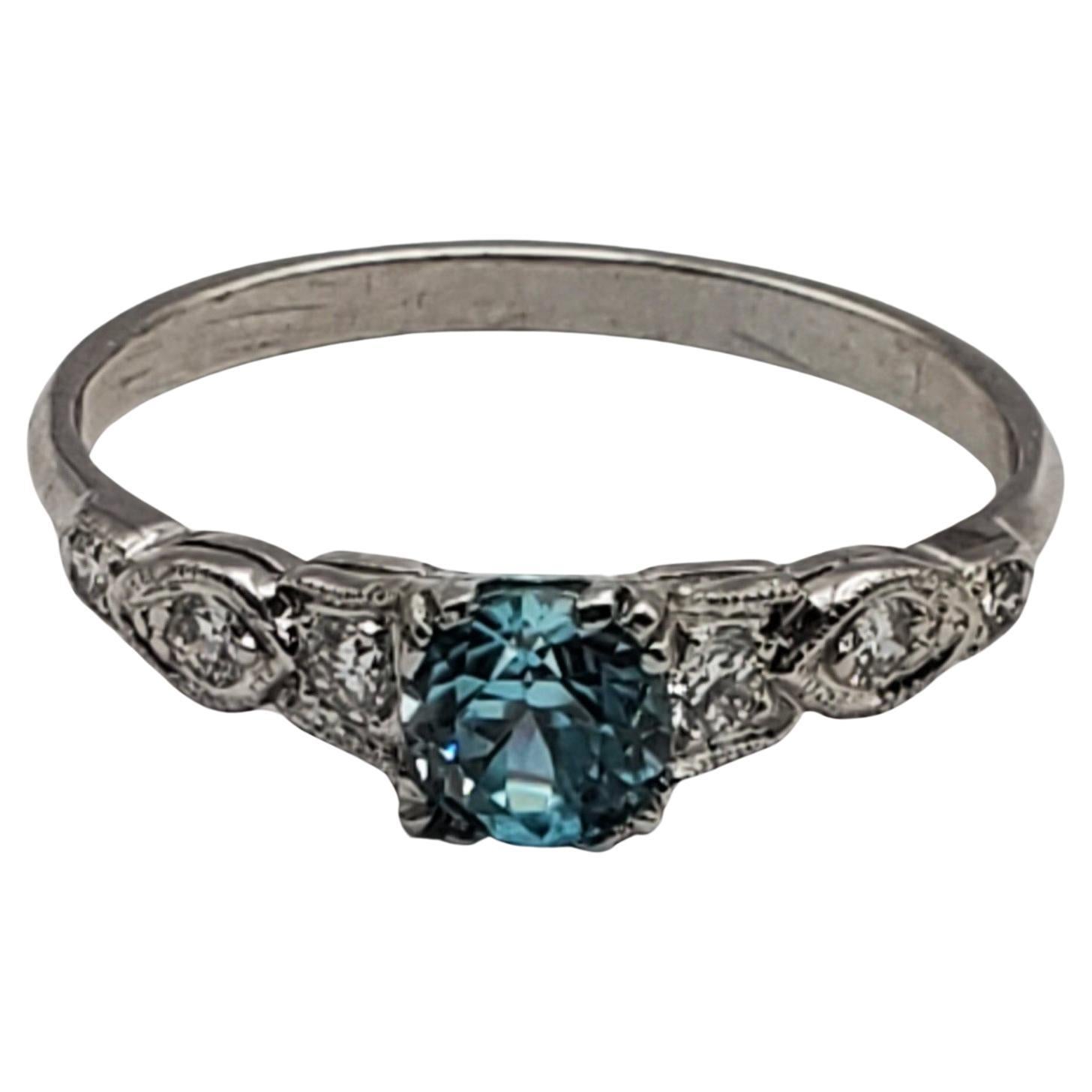 Vibrant 0.73ct Blue Zircon and Diamond Vintage Ring For Sale at 1stDibs