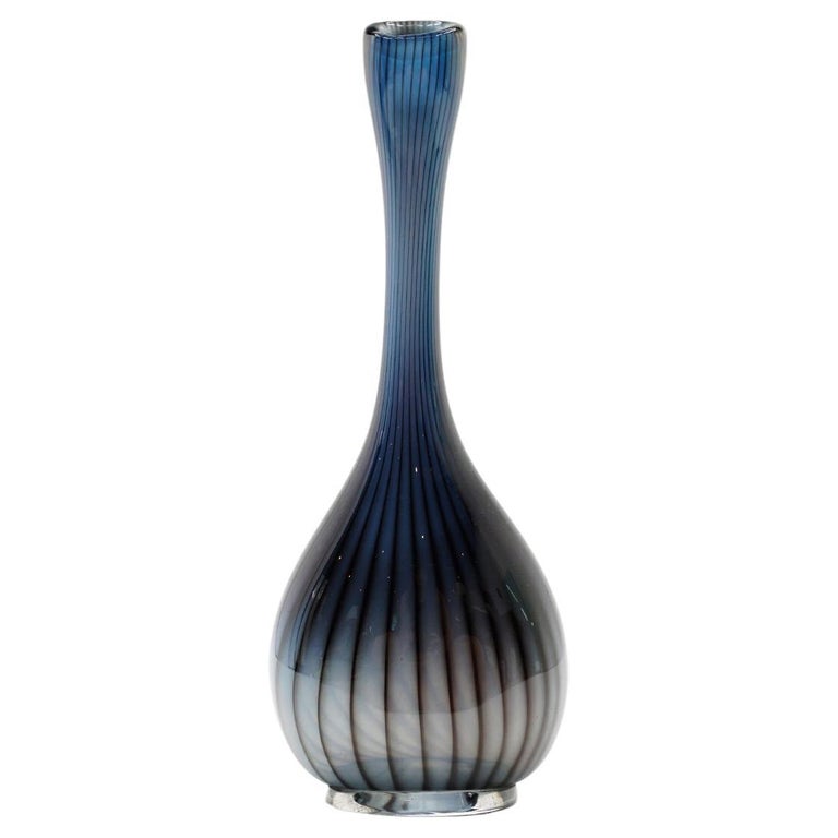 Vicke Lindstrand "Colora" Series for Kosta Blue Bud Glass Vase. Sweden ...