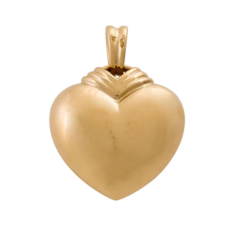 Victor Mayer Heart Pendant with 9 Diamonds For Sale at 1stDibs