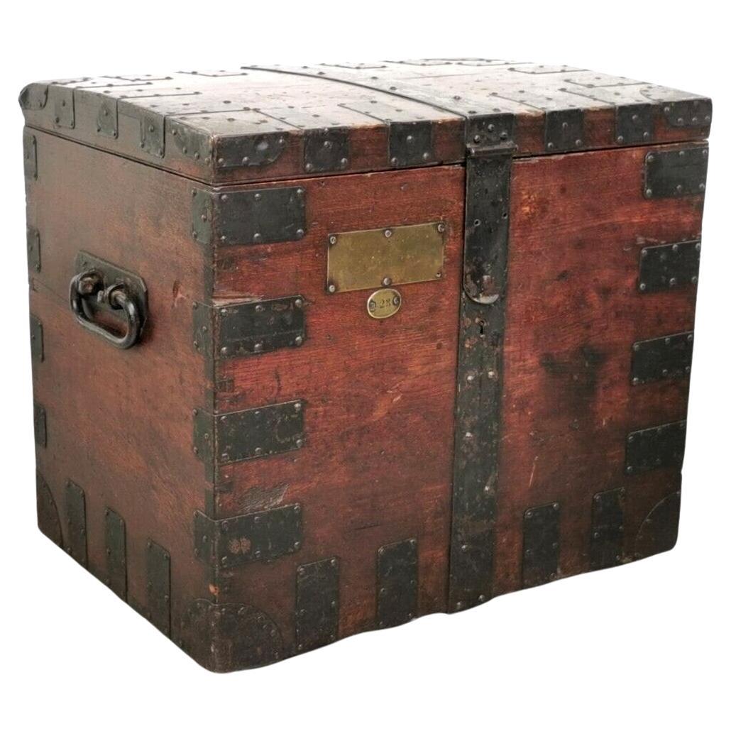 Victoria Hunt and Roskell Antique Solid Hard Wood Trunk Chest For Sale ...