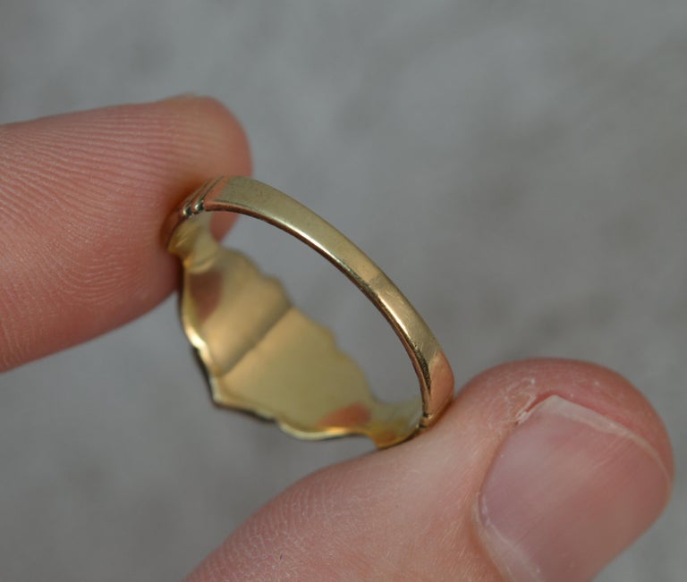 Victorian 14 Carat Gold Shield Shaped Agate Signet Ring For Sale at 1stDibs