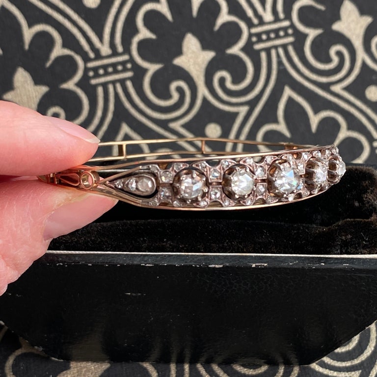 Victorian 1.68 Carat Diamond 18K Bangle Bracelet For Sale at 1stDibs