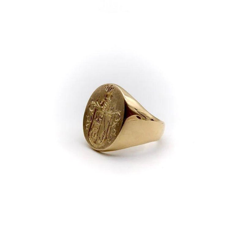 Victorian 18K Gold Signet Ring with Heraldic Shield For Sale at 1stDibs