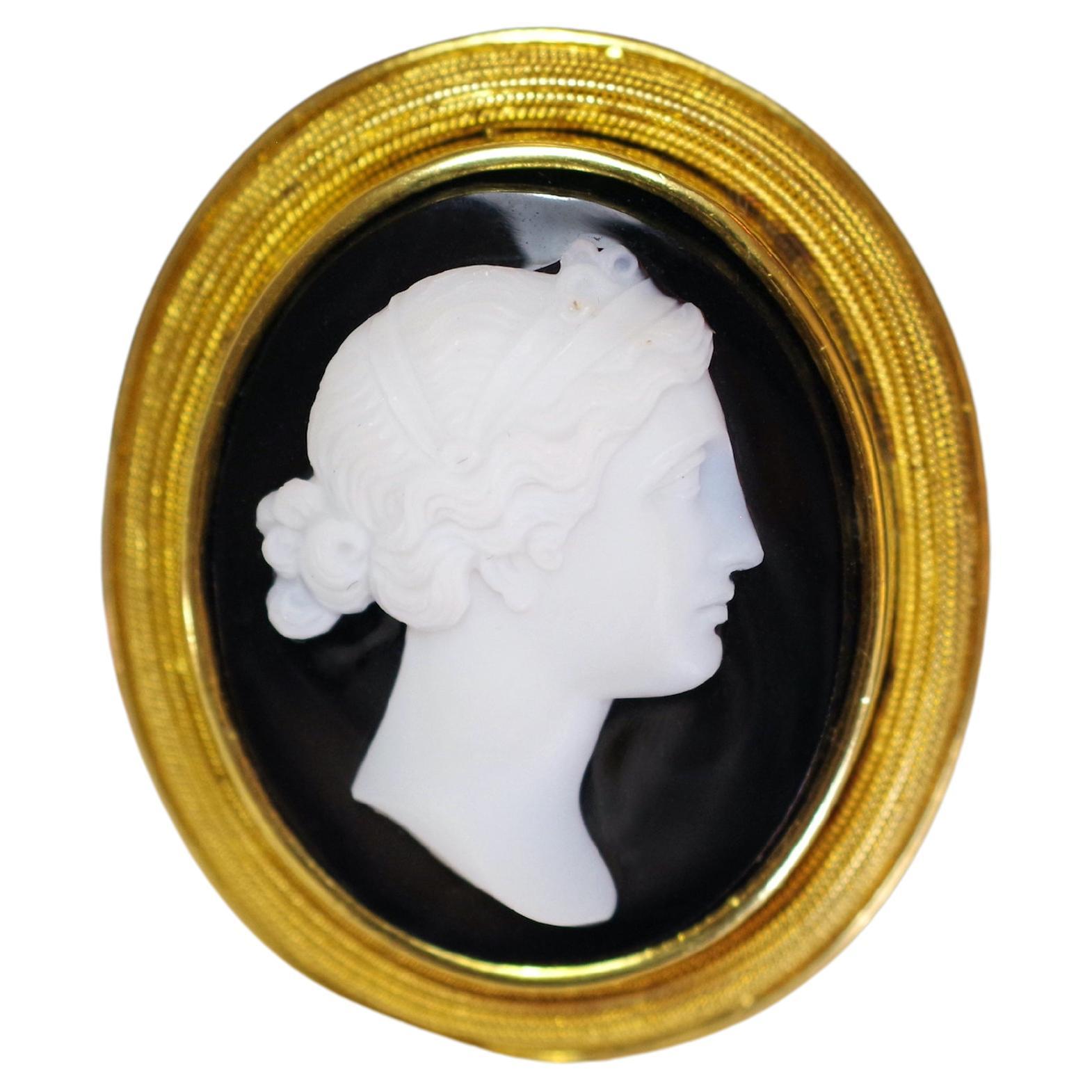 Victorian Portrait pendant For Sale at 1stDibs