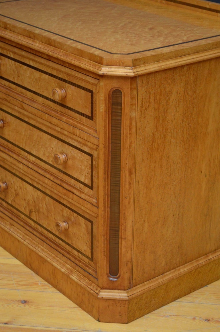 Victorian Bird's Eye Maple Chest of Drawers For Sale at 1stDibs