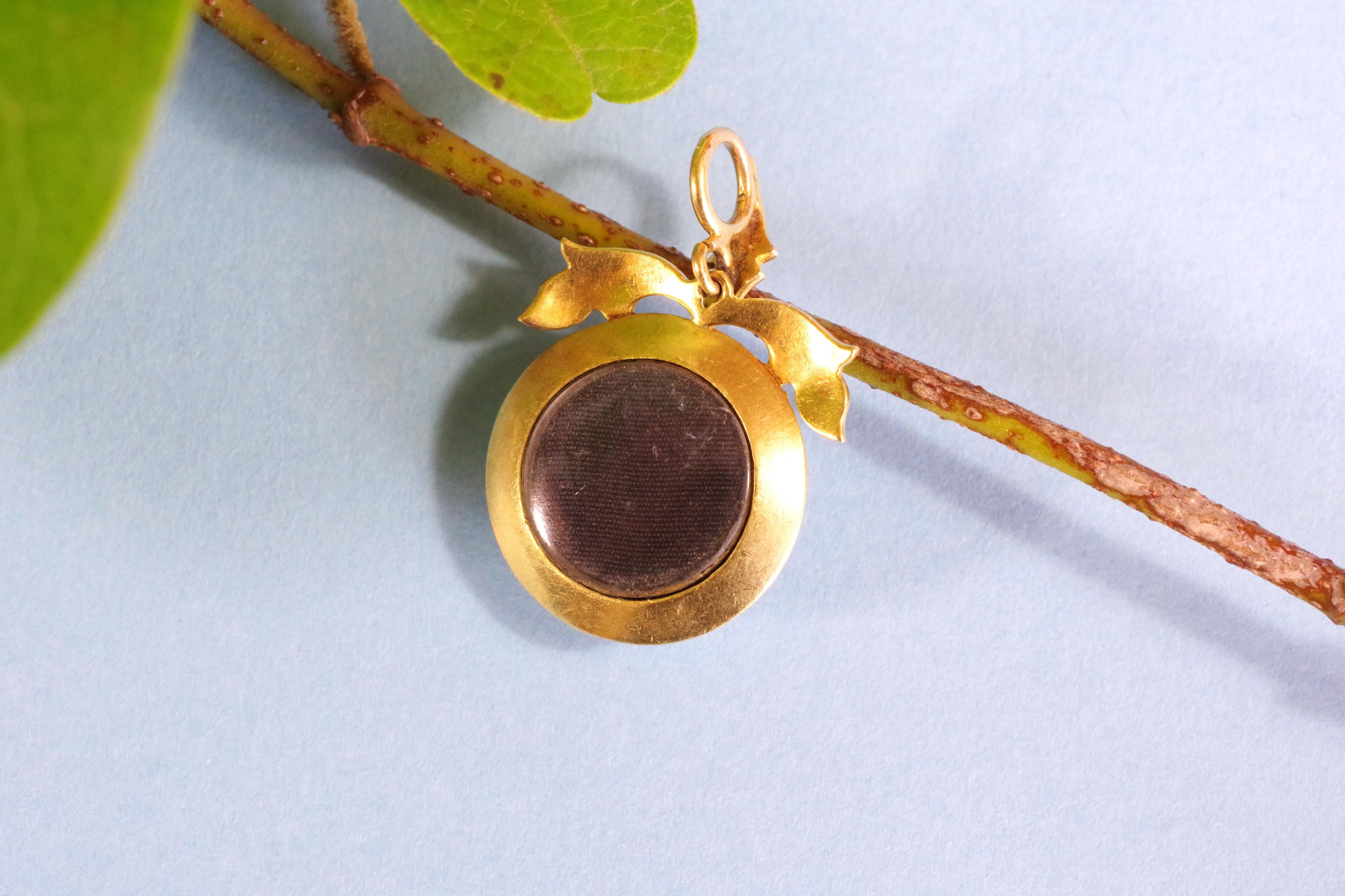 Victorian Blue Enamel Locket Pendant in Yellow Gold 14 Karats For Sale ...
